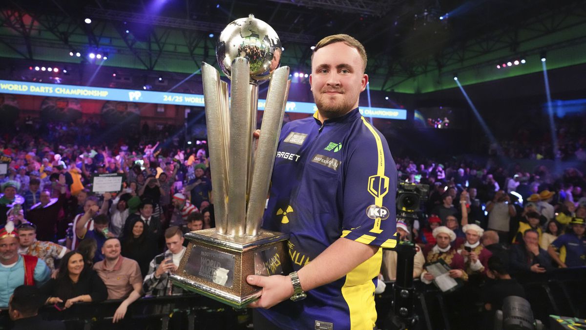 Najmladší majster sveta! Luke Littler na druhý pokus dobyl šípkarsky ...