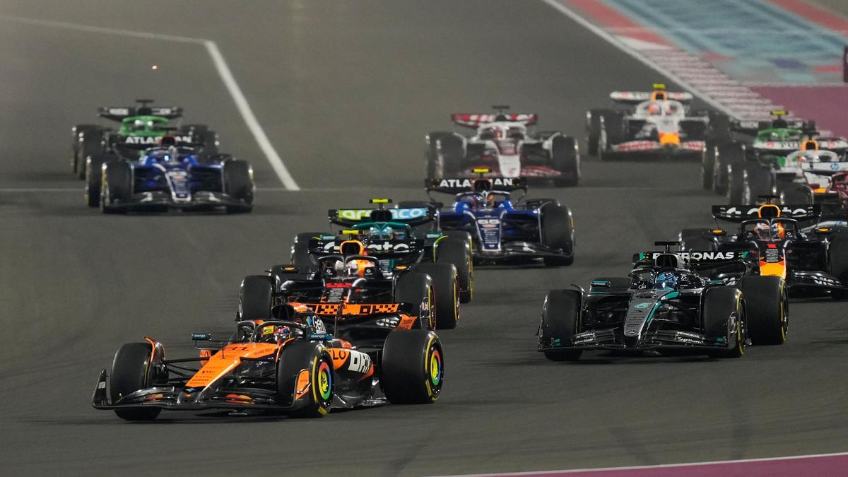 Preteky s časom ešte pred štartom. Konflikt uväznil tímy F1, museli ...