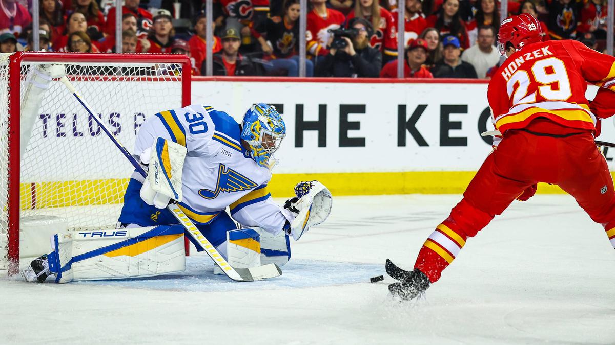 NHL / Samuel Honzek dostal varovanie od trénera Calgary | Šport.sk