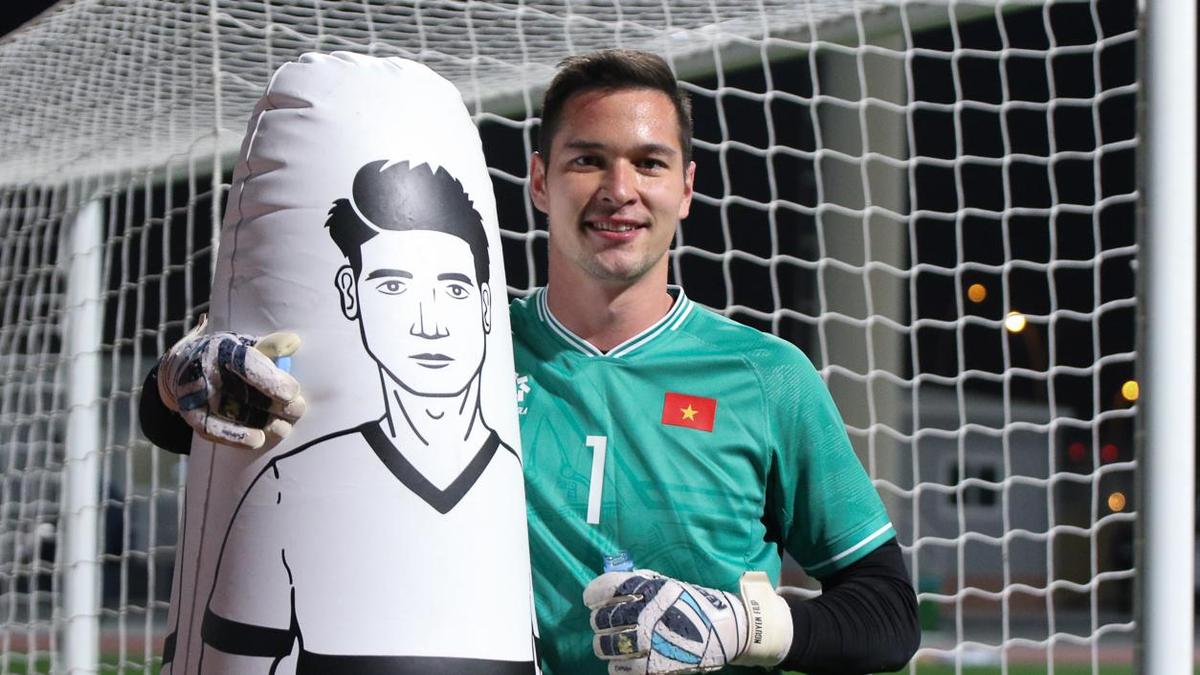 Český brankár Filip Nguyen nastúpil za Vietnam na Ázijskom pohári ...