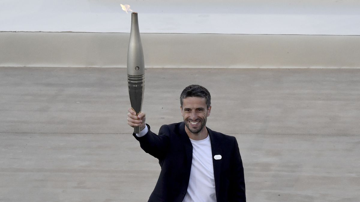 Organizátori OH už majú olympijský oheň. Oficiálne ho prevzal najväčší ...