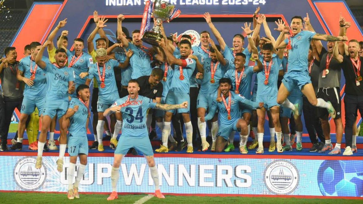 Majitelia manchestru City sa stiahli. Futbalový konglomerát má o jeden ...