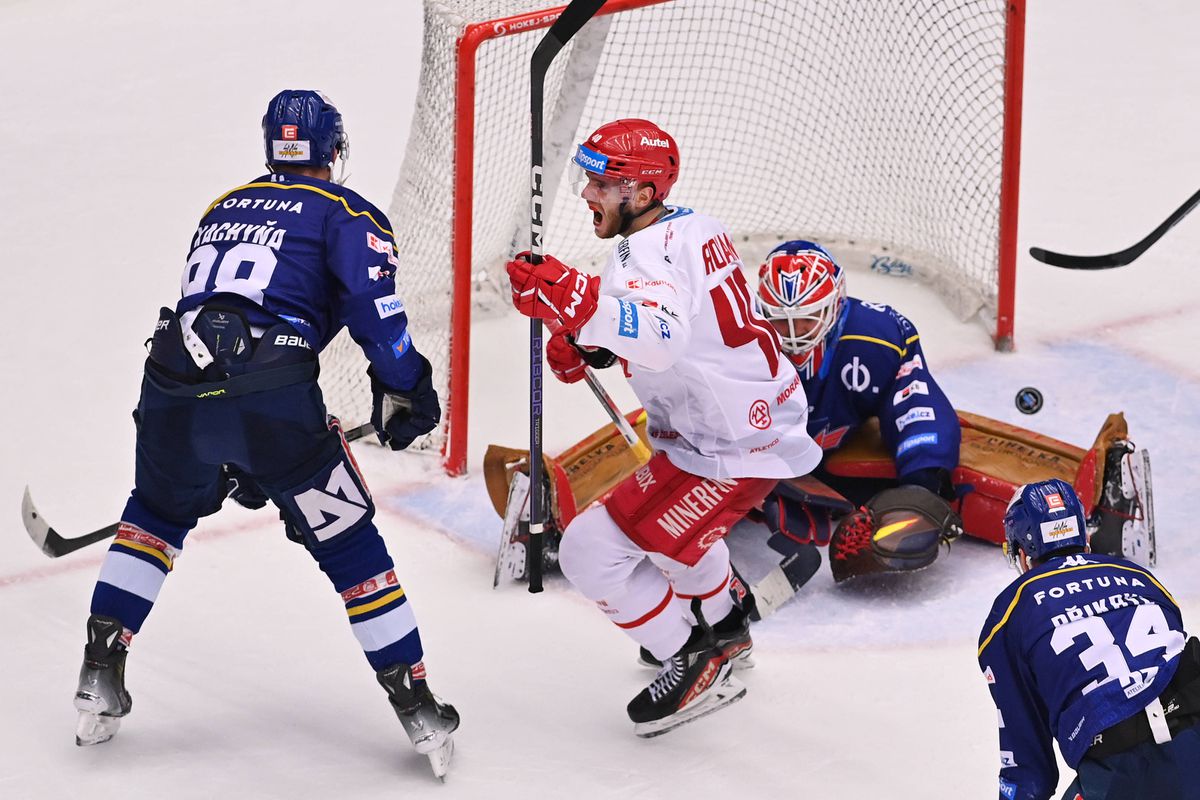 Třinec aj vďaka Slovákom živí nádej na piaty titul v rade. Hrdina Roman ...