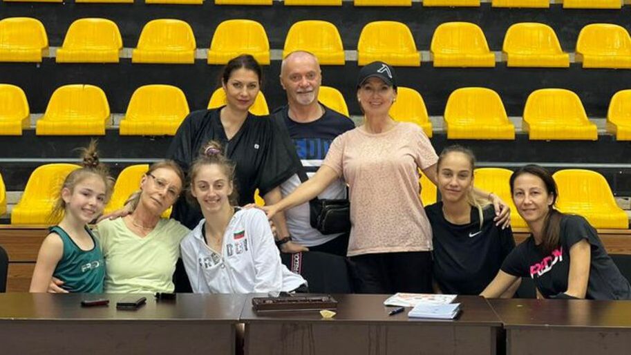 Бивша треньорка на България пристигна в София за да подкрепи