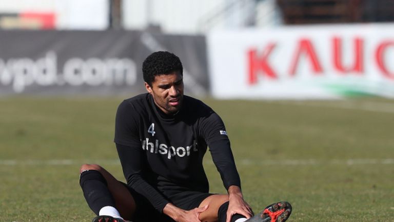 Малембана е под въпрос за гостуването на Тича