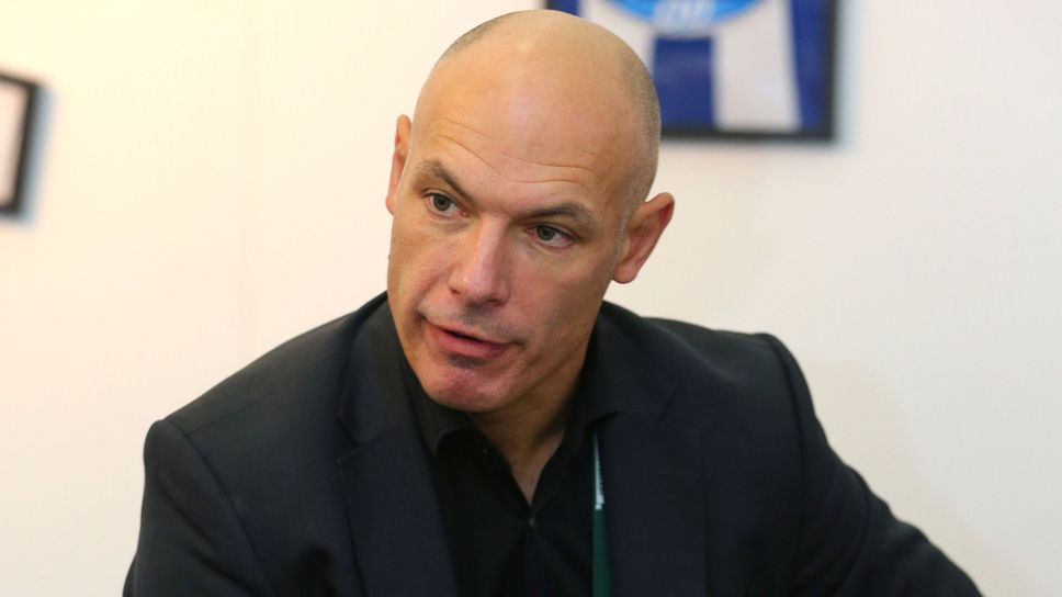 Хауърд Уеб става шеф на съдиите в Англия