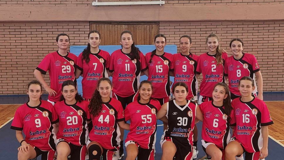 Шампион 2006 победи Академик Пловдив