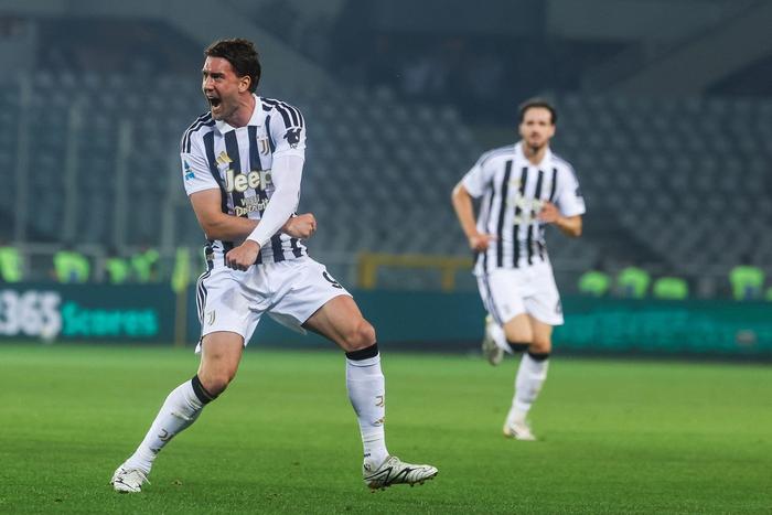 Vlahović ide iz Juventusa u Napoli? Pet klubova ga želi | Sportal.rs