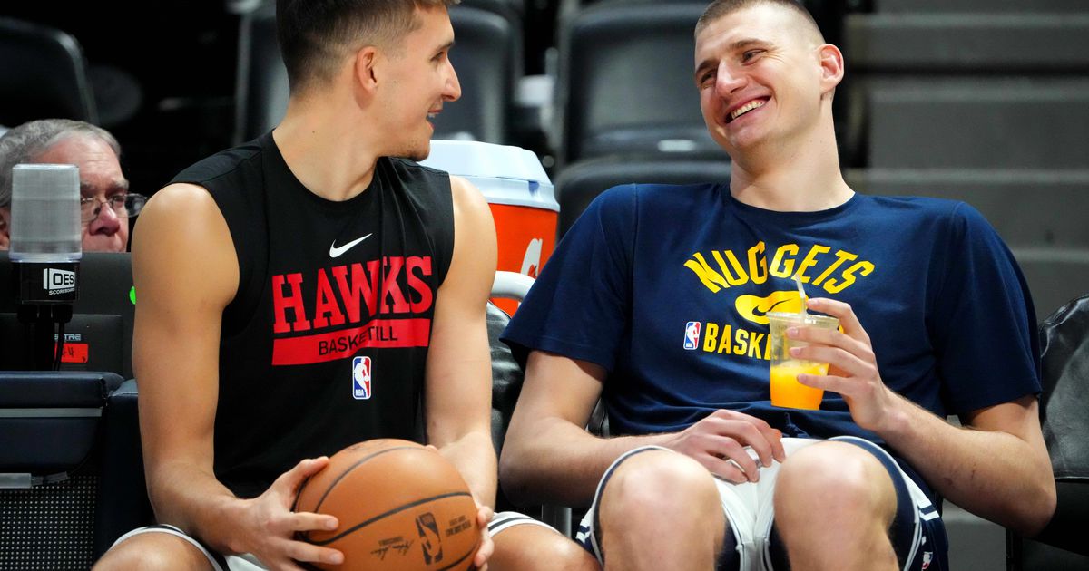 Nikola Joki i Bogdan Bogdanović na utakmici Denvera i Atlante FOTO | Sportal.rs