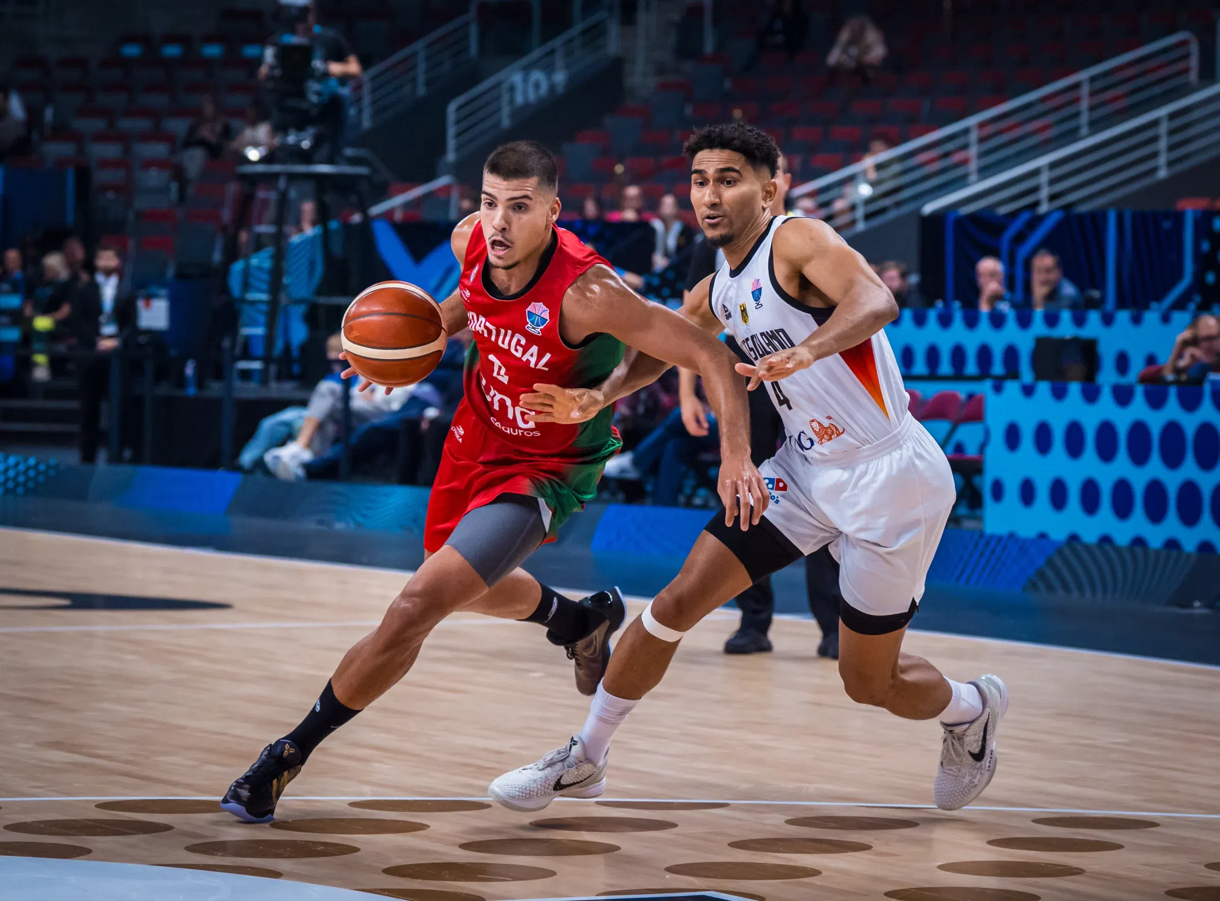 Nemačka ostala bez selektora usred Eurobasketa! Povukao se Aleks Mumbru | Sportal.rs