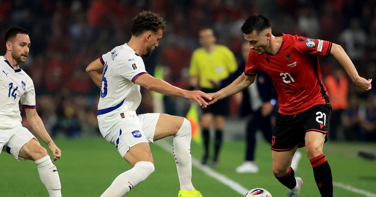 Bivši FIFA sudija otkrio da će se skinuti go ako Albanija pobedi Srbiju ...
