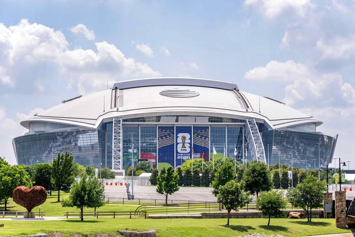 Futuristička arena usred Teksasa | Sportal.rs