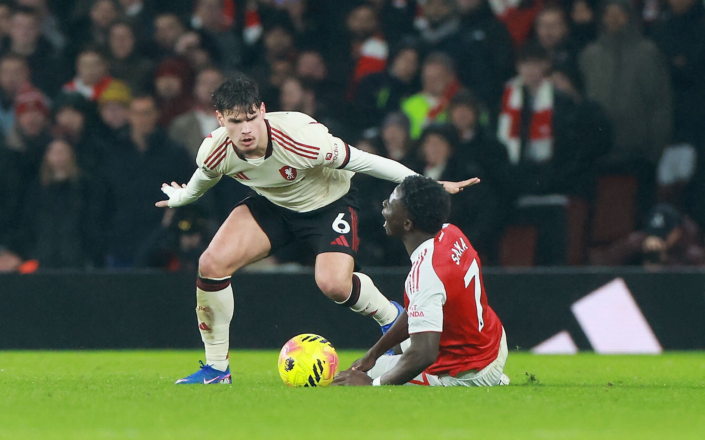 Arsenal se raspituje za Vasilija Kostova | Sportal.rs