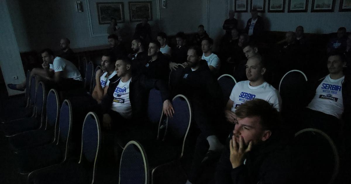 Emocije, smeh, ponos! Vaterpolisti Srbije ekskluzivno prvi odgledali ...