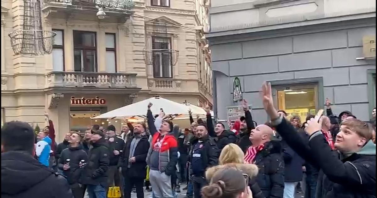 Zvezdin grb i na balkonu Gradske kuće u Gracu | Sportal.rs