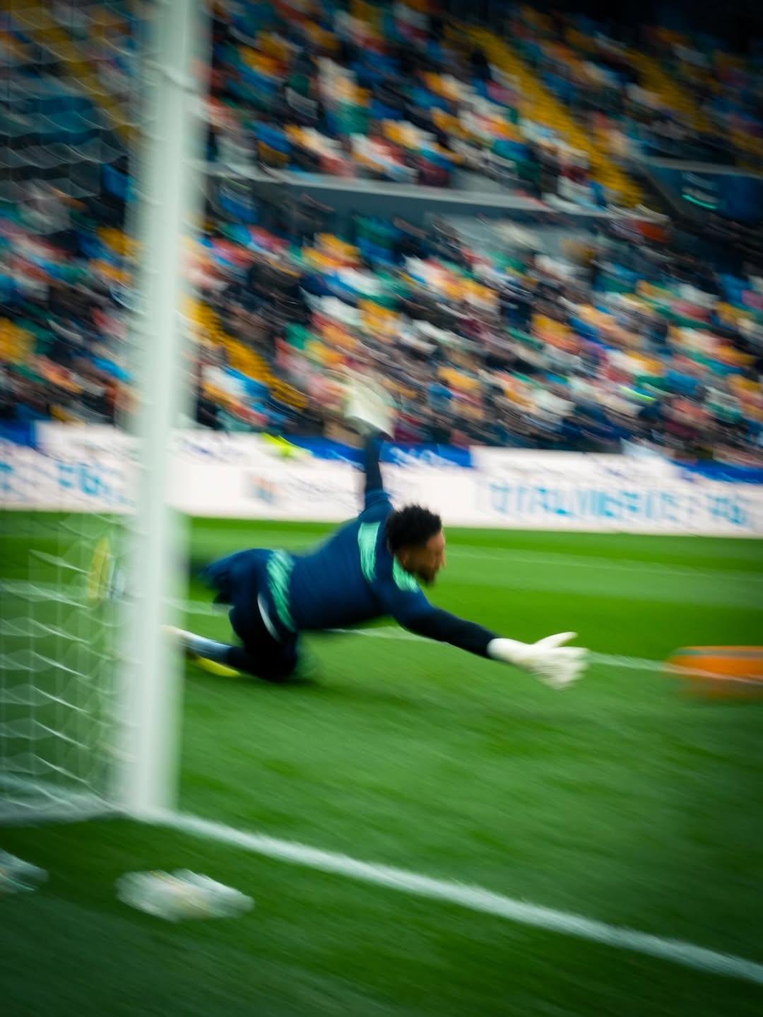 Golman Nigerije Maduka Okoje zaludeo ženski svet | Sportal.rs