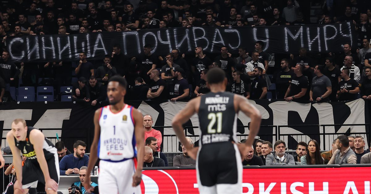 "Siniša, počivaj u miru" Arena zaćutala zbog Mihe: Partizan i Efes ...