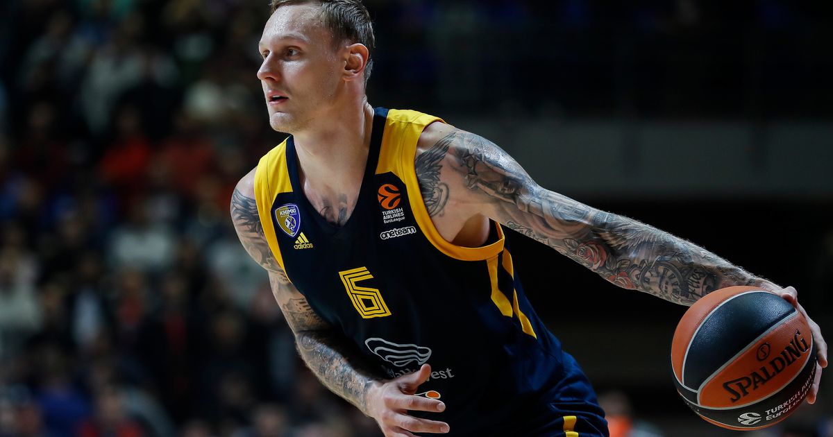 Janis Tima šest meseci varao ženu, pa nju i sina izbacio na ulicu ...