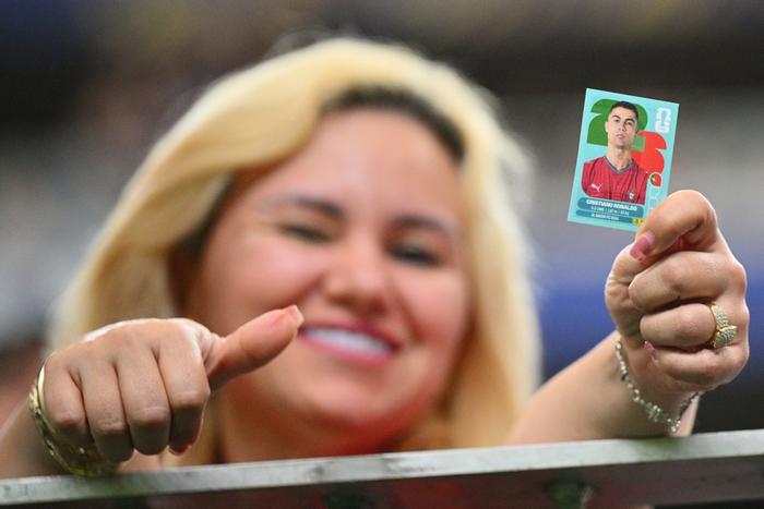 Ako ne misliš da je Ronaldo Bog lično, tu su hiljade botova da ti ...
