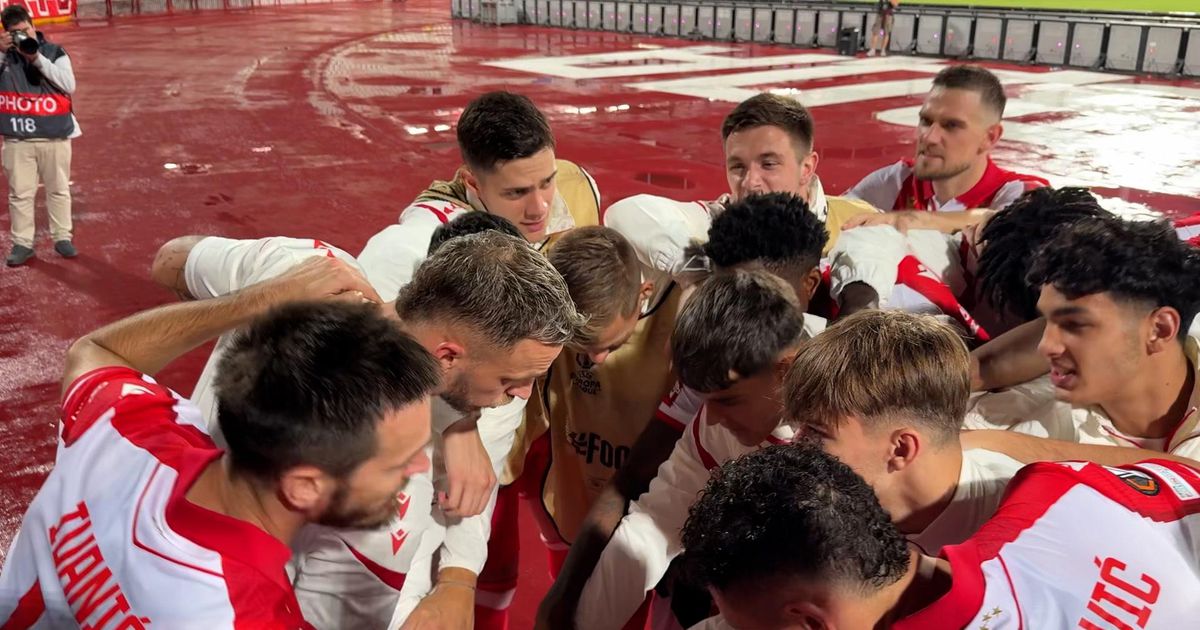 Ovako su igrači Crvene zvezde proslavli remi na Marakani sa svojim navijačima | Sportal.rs