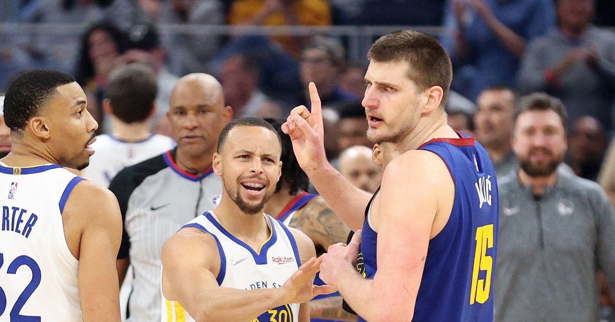 Stef Kari pobedio Nikolu Jokića i osvojio trofej "Džeri Vest" za najboljeg klač igrača NBA lige ...