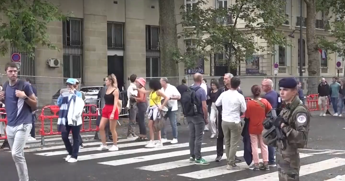 Ulice Pariza krcate policijom i navijačima | Sportal.rs