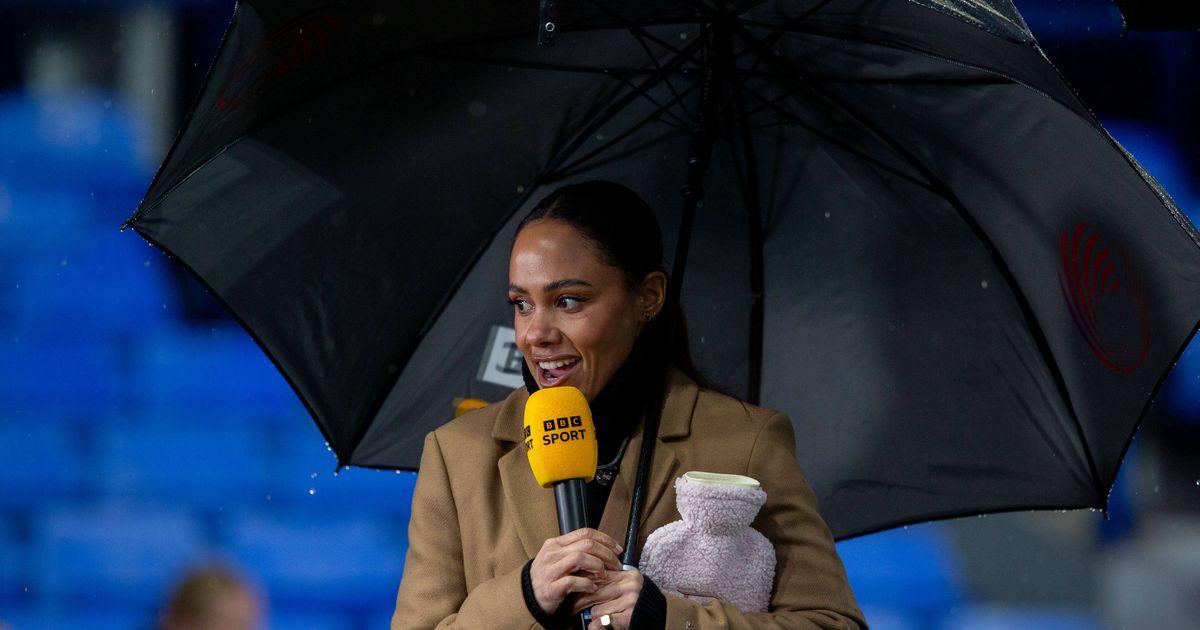 Énekes párja, hamarosan megkérik a korábbi angol válogatott kezét ...