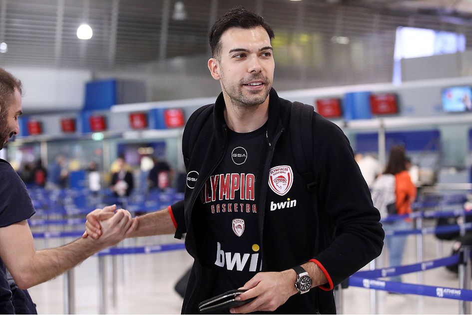 Ολυμπιακός: Οι εικόνες του Sportal από το ταξίδι για Κωνσταντινούπολη ...