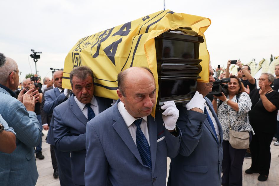 Ο τελευταίος χαιρετισμός στον μέγα Ιωαννίδη - Μέχρι και ο Ντέιβιντ ...