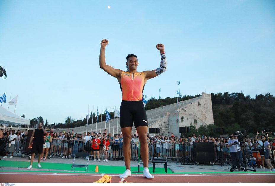 Εμμανουήλ Καραλής: Εντυπωσιακός ο Έλληνας αθλητής με 5,82 στο Fly ...