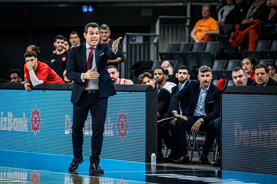 Τι είπε ο Δημήτρης Ιτούδης για τον Βεζένκοφ εν όψει του αγώνα της ...