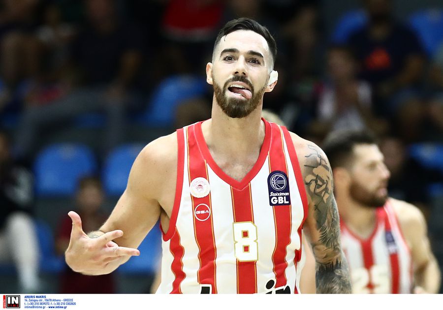 Video: Τα highlights της νίκης του Ολυμπιακού επί του Περιστερίου ...