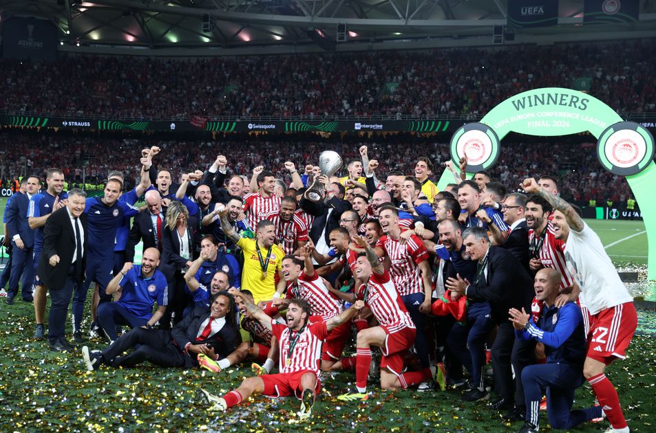 Ολυμπιακός: Η απονομή του Europa Conference League στον ΘΡΥΛΟ και το ...
