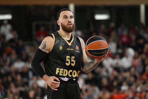 Μπαρτσελόνα - Μονακό 74-90: Με ηγετικό Τζέιμς το Πριγκιπάτο | Sportal.gr