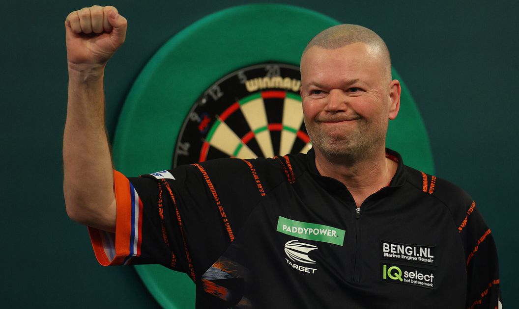 Raymond van Barneveld gooit fantastisch in eerste wedstrijd op WK darts ...