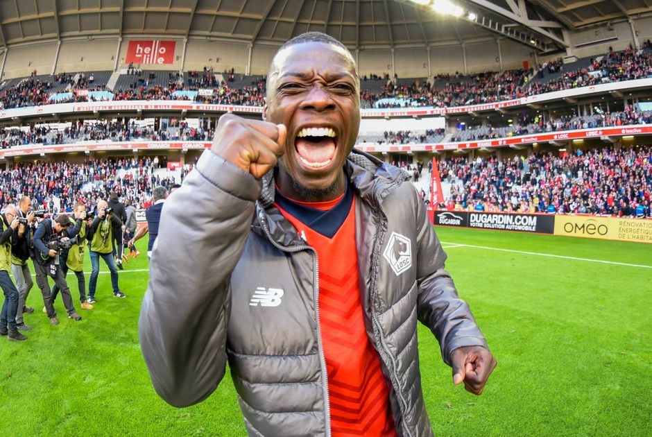 Pépé tekent bij Arsenal en stoot 'Auba' van de troon als recordaankoop ...