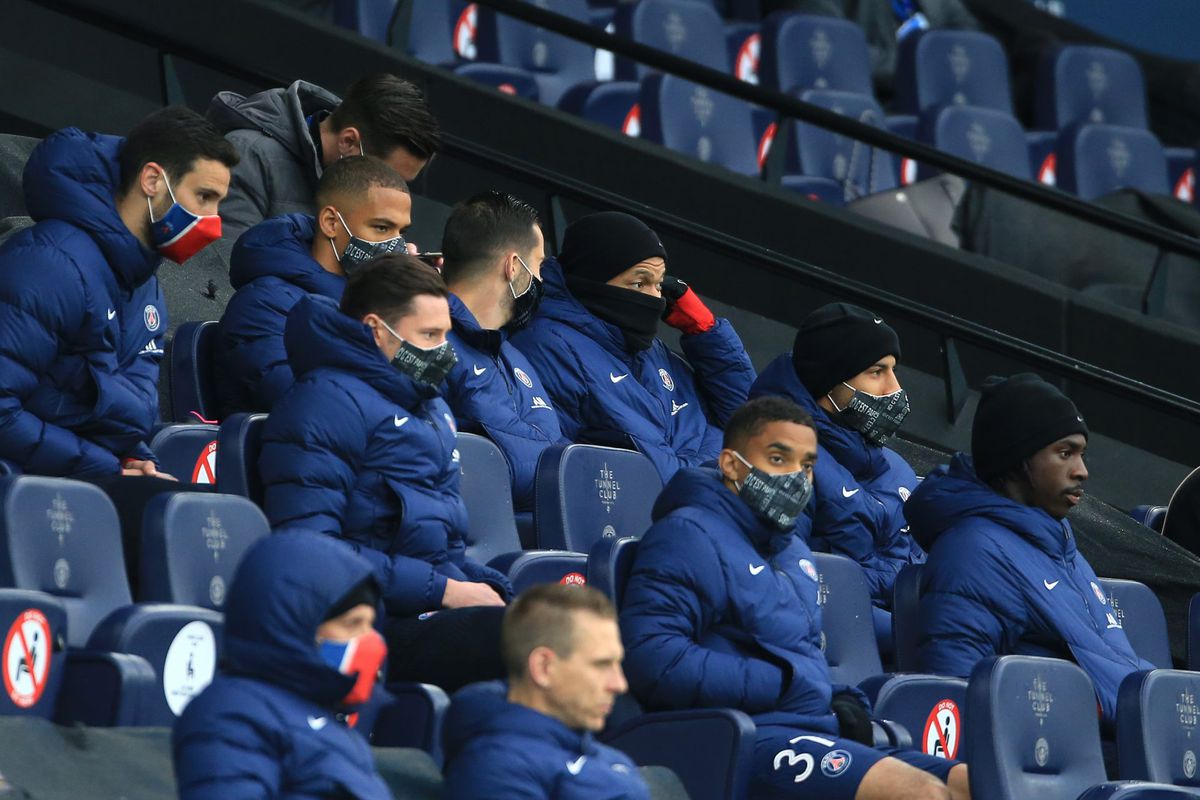 Deze ZIEKE opstelling kan je maken met de Manchester City- & PSG ...