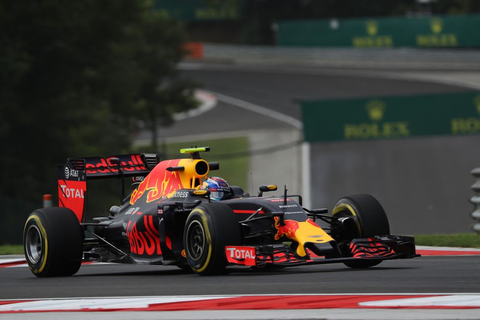 Verstappen in vrije training sneller dan Hamilton, klokt 4e tijd | Sportnieuws.nl