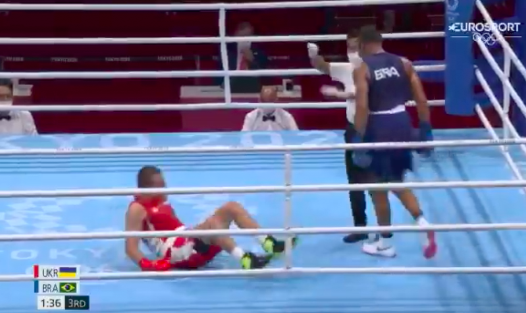 🎥 | Braziliaanse bokser bezegelt brute comeback met DEZE KO in ...