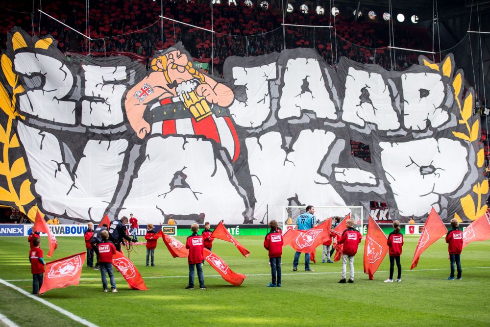 Vak P helemaal klaar met bestuur bij FC Twente en zegt vertrouwen op ...