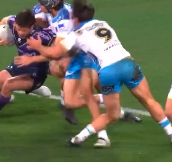 🎥 | Gruwelijk! Rugbyer Aaron Booth breekt knie na zeer ongelukkige ...