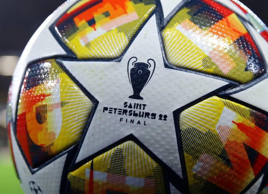 De Champions League-finale gaat van Sint-Petersburg naar Parijs ...