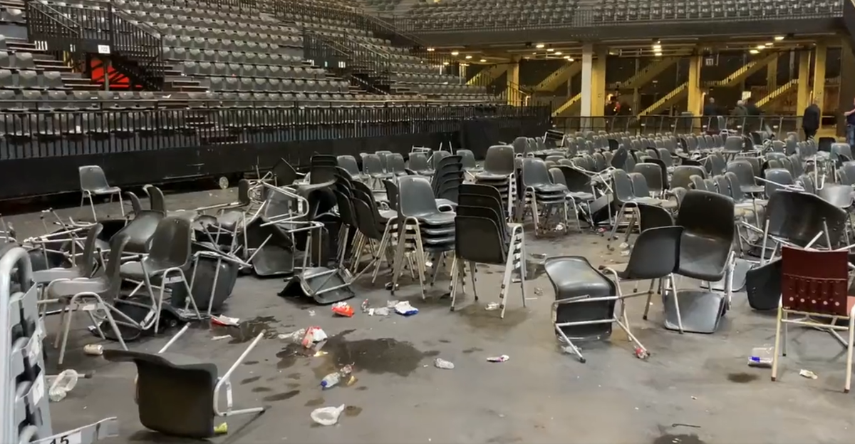 🎥 | Zo ziet de Trixxo Arena in Hasselt eruit na de hooliganrellen bij ...