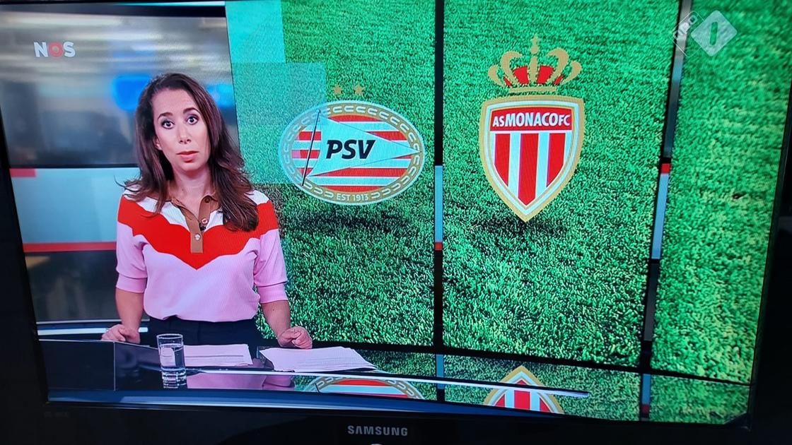 📸 Match! Nieuwslezeres Saïda Maggé kondigt PSV-item aan in bijpassende ...