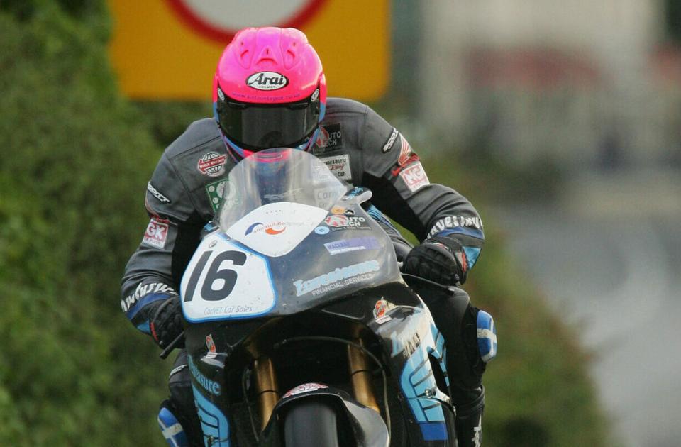 TT Isle of Man eist 3e slachtoffer: ook motorcoureur Davy Morgan ...