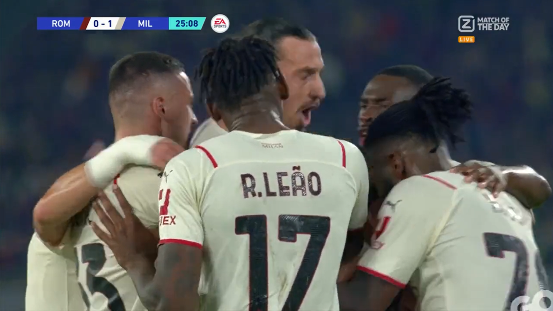 🎥 | Zlatan Ibrahimovic schiet - alsof het niks is - deze vrije trap ...