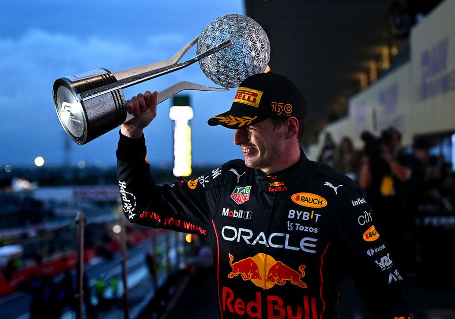 Red Bull gaat titel Max Verstappen op later moment vieren: 'Dat zijn ook goede locaties voor een ...