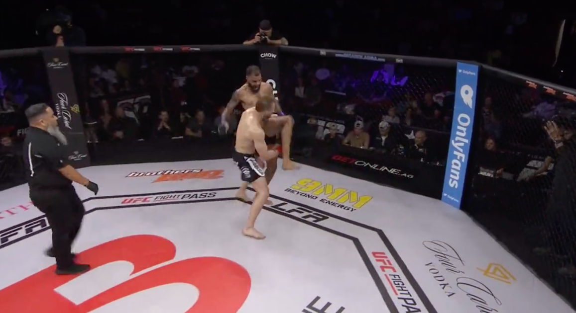 🎥 | MMA-belofte Trey Waters KO't Benjamin Bennett met DIT ijzeren ...