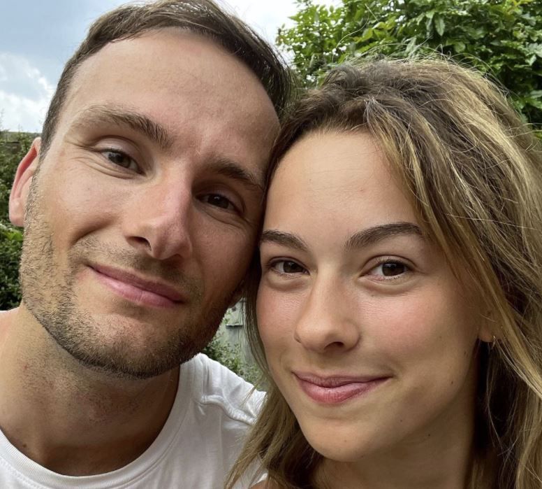 📸 | Deze hele jonge schaatsster is de vriendin van Thomas Krol | Sportnieuws.nl