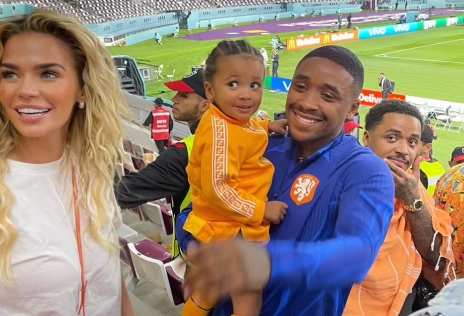 'Sem Smit heeft vreemdgaan van Steven Bergwijn vergeven en is mee naar ...